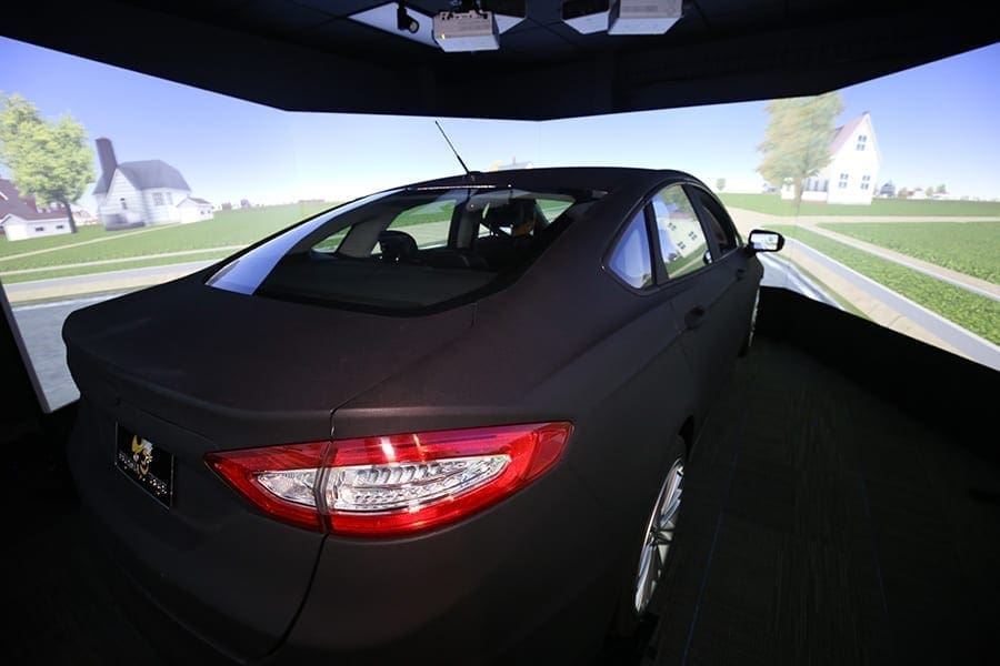New simulator puts people in a full-size car to understand their ...